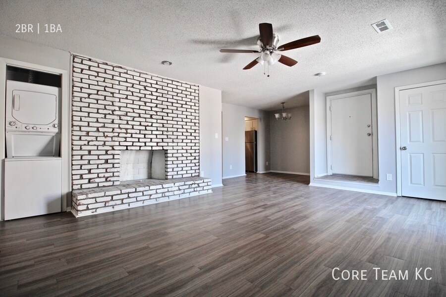 3633 Walnut St Unit 205, Kansas City, MO 64111 - Room for Rent in ...