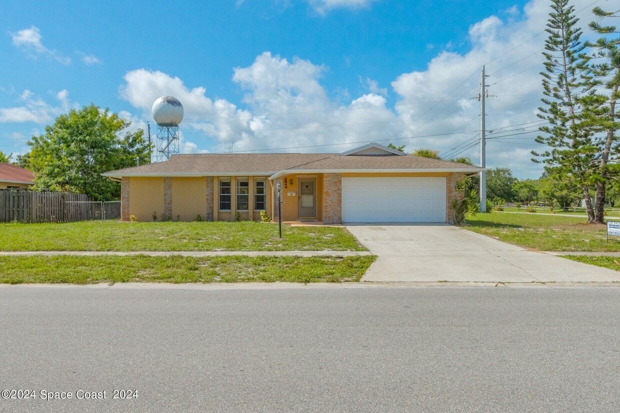 2049 Ixora Dr W, Melbourne, FL 32935 - House Rental in Melbourne, FL | Apartments.com