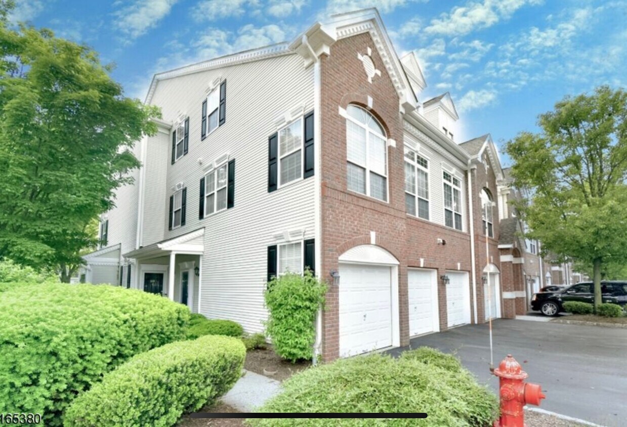 802 Firethorn Dr, Union Township, NJ 07083 - Townhome Rentals in Union ...
