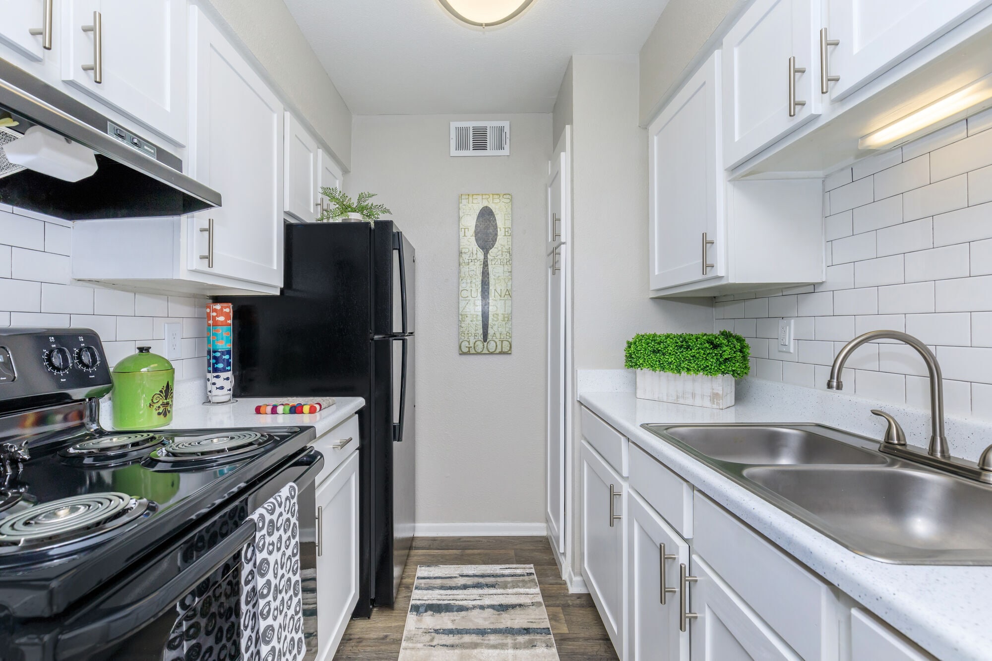 Bainbridge Apartments - 3603 Southridge Dr Austin, TX 78704 ...