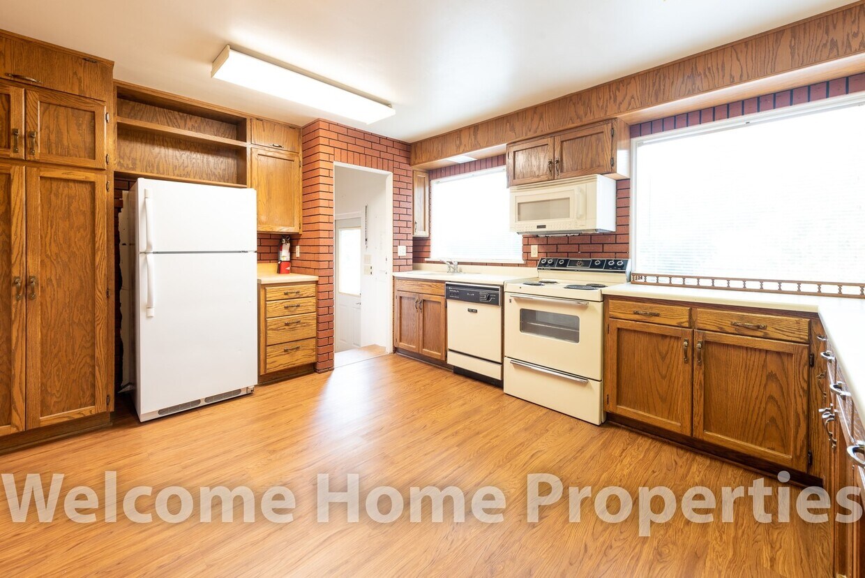 427 SW Bade Ave Unit 427 SW Bade Ave, 1, College Place, WA 99324 - Room ...