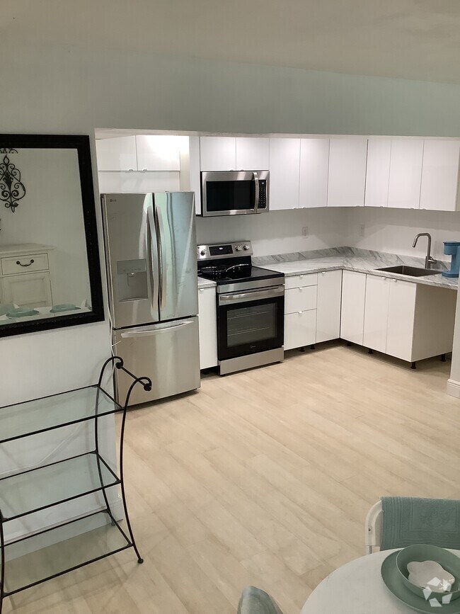 Student Apartments for Rent in Ojus FL