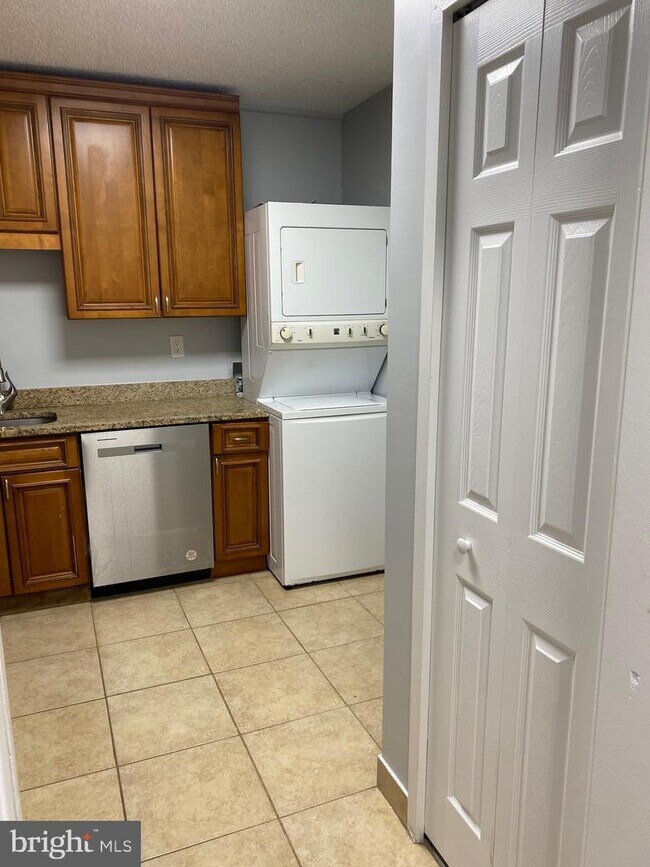 3705 S George Mason Dr Unit 1918S, Falls Church, VA 22041 - Room for ...