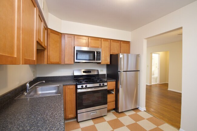 1644 W Sherwin Ave Unit B4, Chicago, IL 60626 | Apartments.com