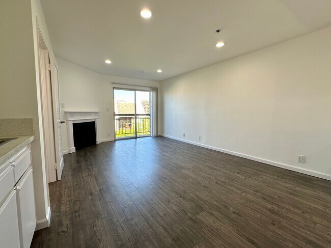 8722 Burton Way, Los Angeles, CA 90048 - Apartments in Los Angeles, CA ...