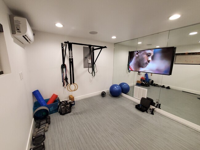 1080 Everett Plz, Los Angeles, CA 90026 - Townhome Rentals in Los ...