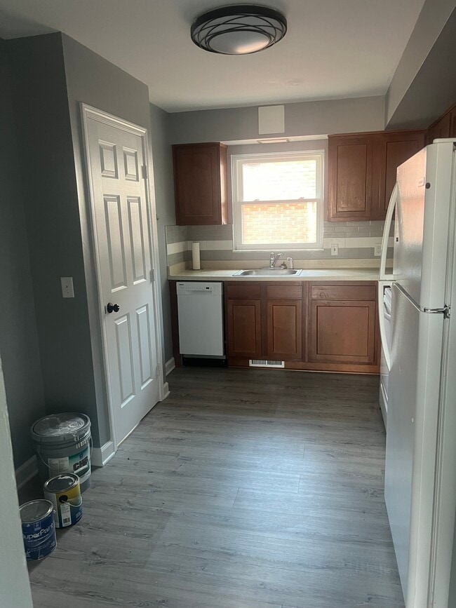 Ridgewood Apartments for Rent with Hardwood Floors - Parma, OH ...