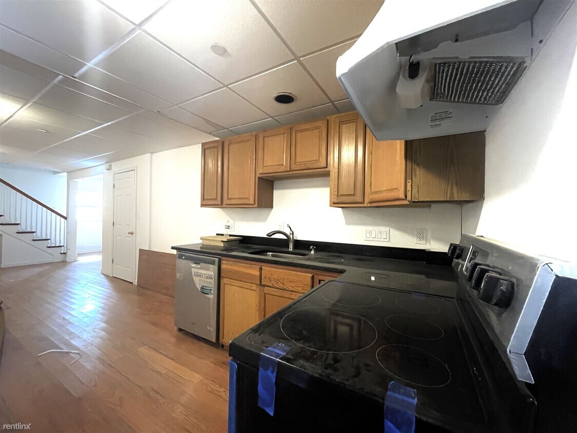 23 Water St, Clinton, MA 01510 - Condo for Rent in Clinton, MA ...