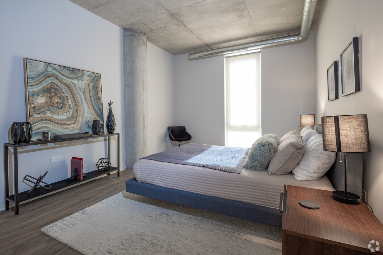 CADENCE APARTMENTS - 2050 W Ogden Ave Chicago, IL 60612 | Apartments.com
