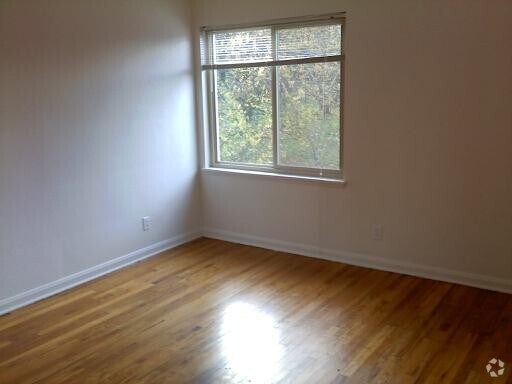 Waverleigh Heights Apartments for Rent with Hardwood Floors - Portland ...