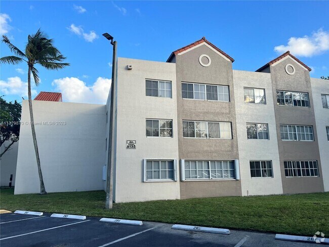 Apartamentos de renta en Country Club - Hialeah, FL | Apartamentos.com