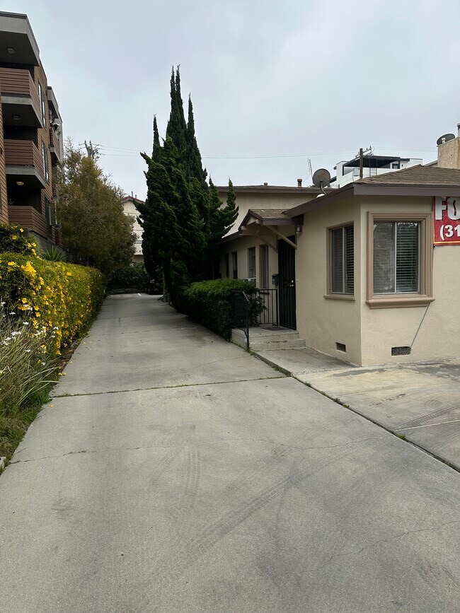 11742 Courtleigh Dr, Los Angeles, CA 90066 - Townhome Rentals in Los ...