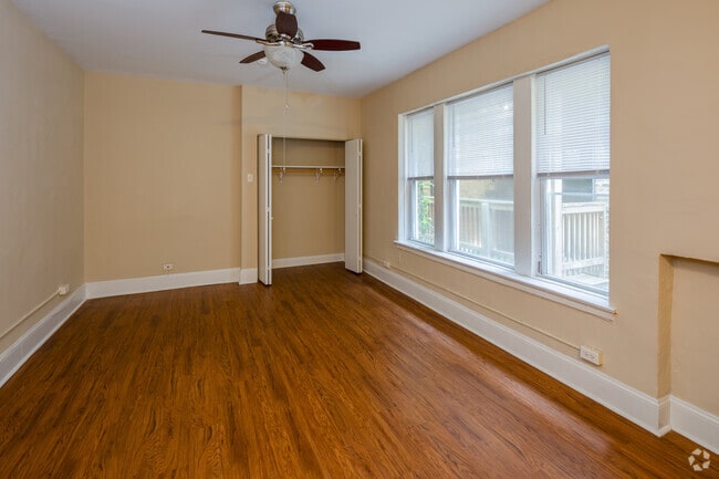 The Max Apartments - Apartments in Chicago, IL | Apartments.com