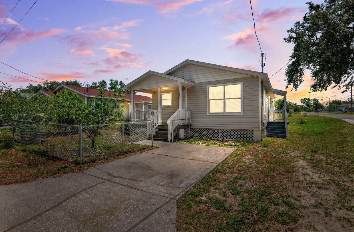 3801 Carroway St, Tampa, FL 33619 - House Rental in Tampa, FL ...