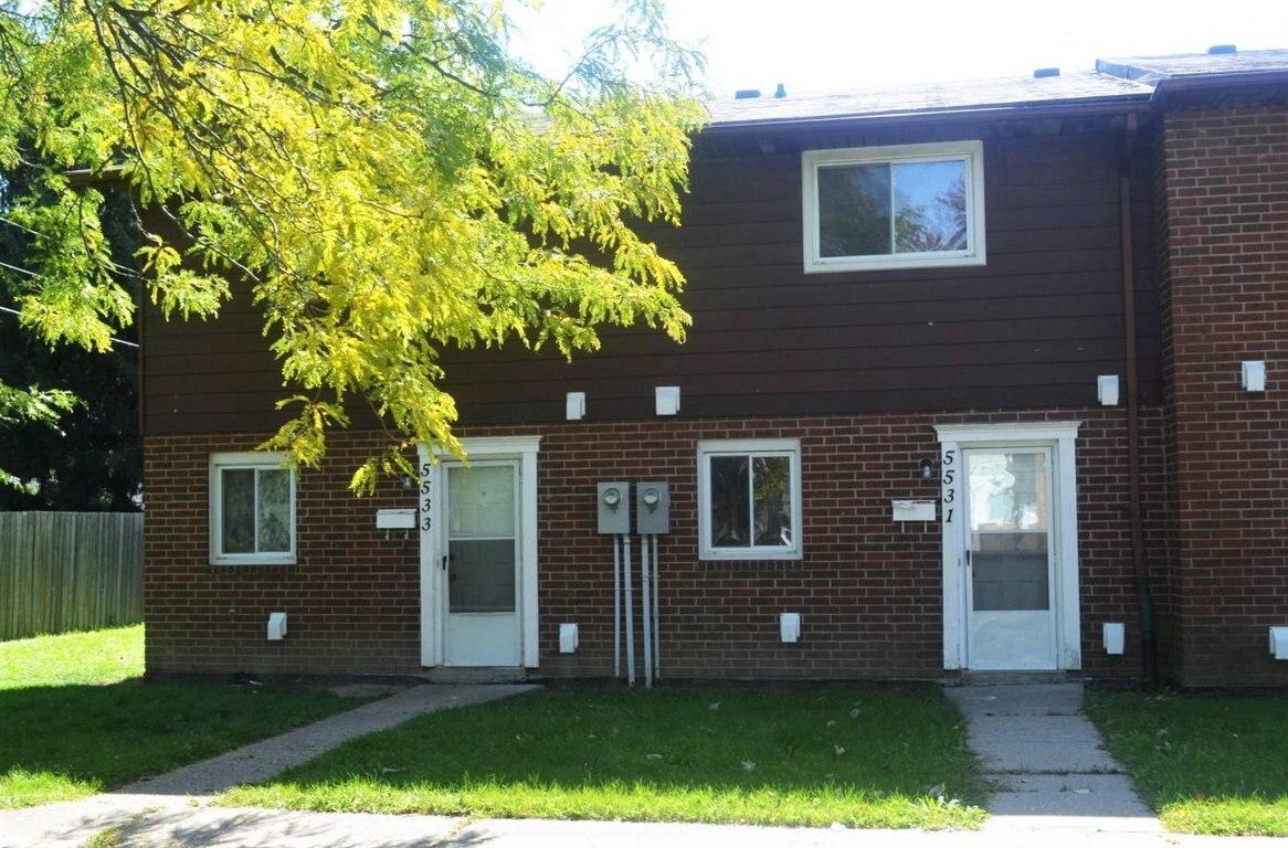 East Park Square Townhomes Apartments - 5501 Reginald St Windsor, ON ...