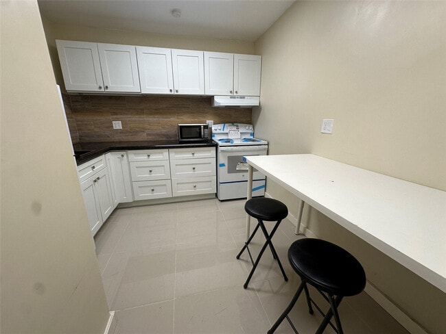 1101 NW 7th Ave, Fort Lauderdale, FL 33311 - Room for Rent in Fort ...