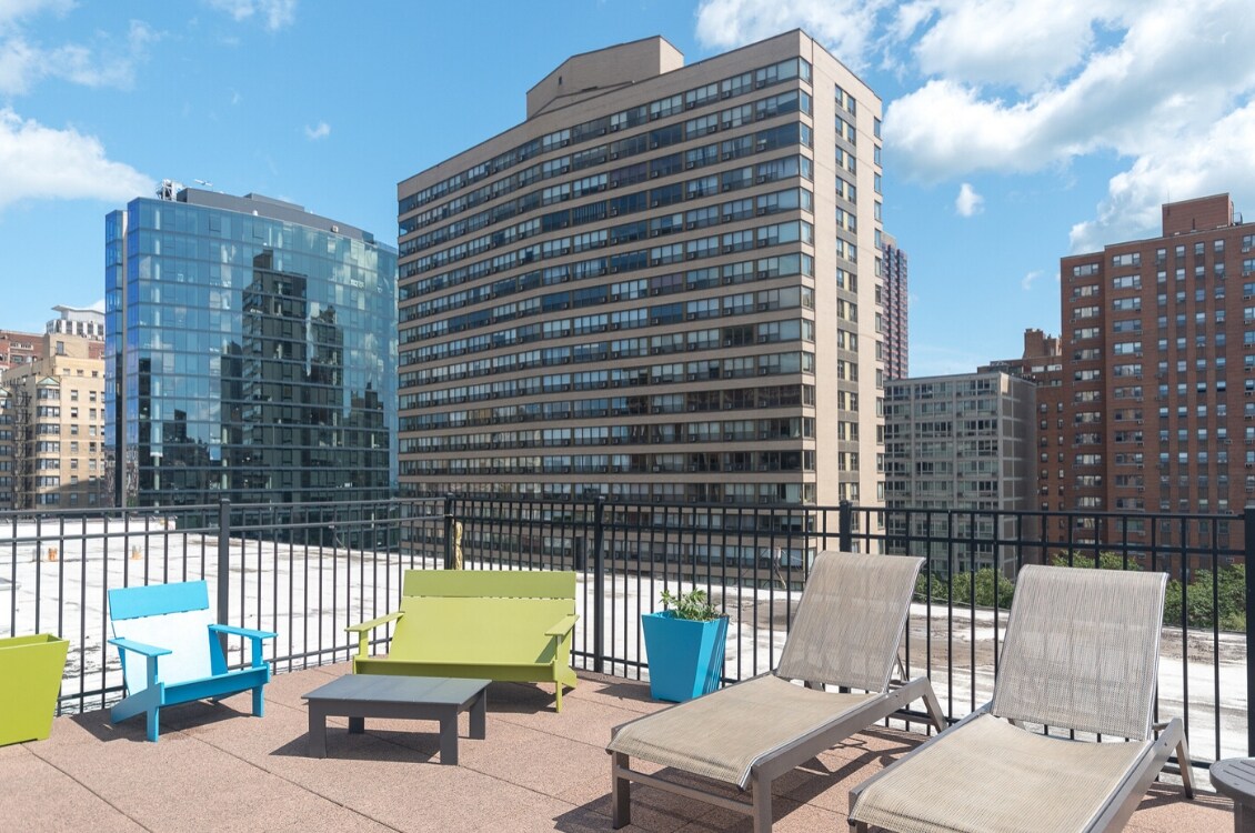 426 W. Surf Apartments - 426 W Surf St Chicago, IL | Apartments.com