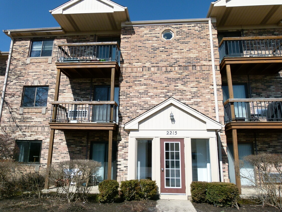 2215 W Nichols Rd Unit 21F, Arlington Heights, IL 60004 - Condo for ...
