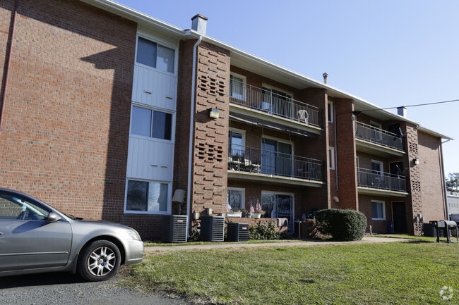 Fairview Arms Apartments - Manassas, VA | Apartments.com