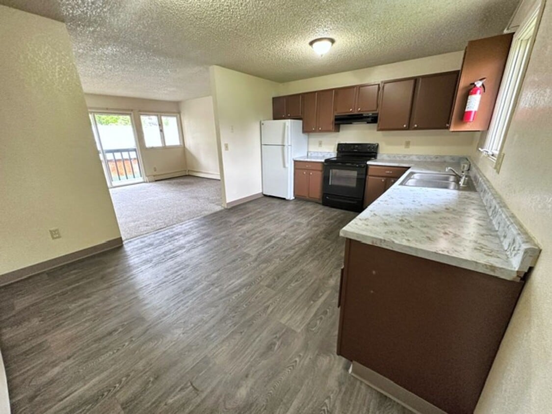 325 N Hoyt St Unit B, Anchorage, AK 99508 - Room for Rent in Anchorage ...