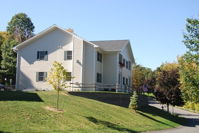 Oak Brook Commons Apartments - Clifton Park, NY | Apartments.com