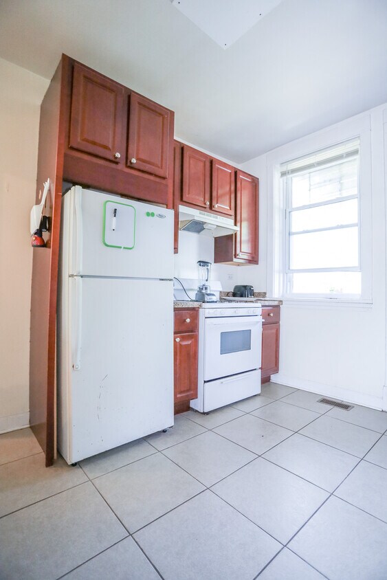 1710 W Ainslie St Unit 1, Chicago, IL 60640 - Condo for Rent in Chicago ...
