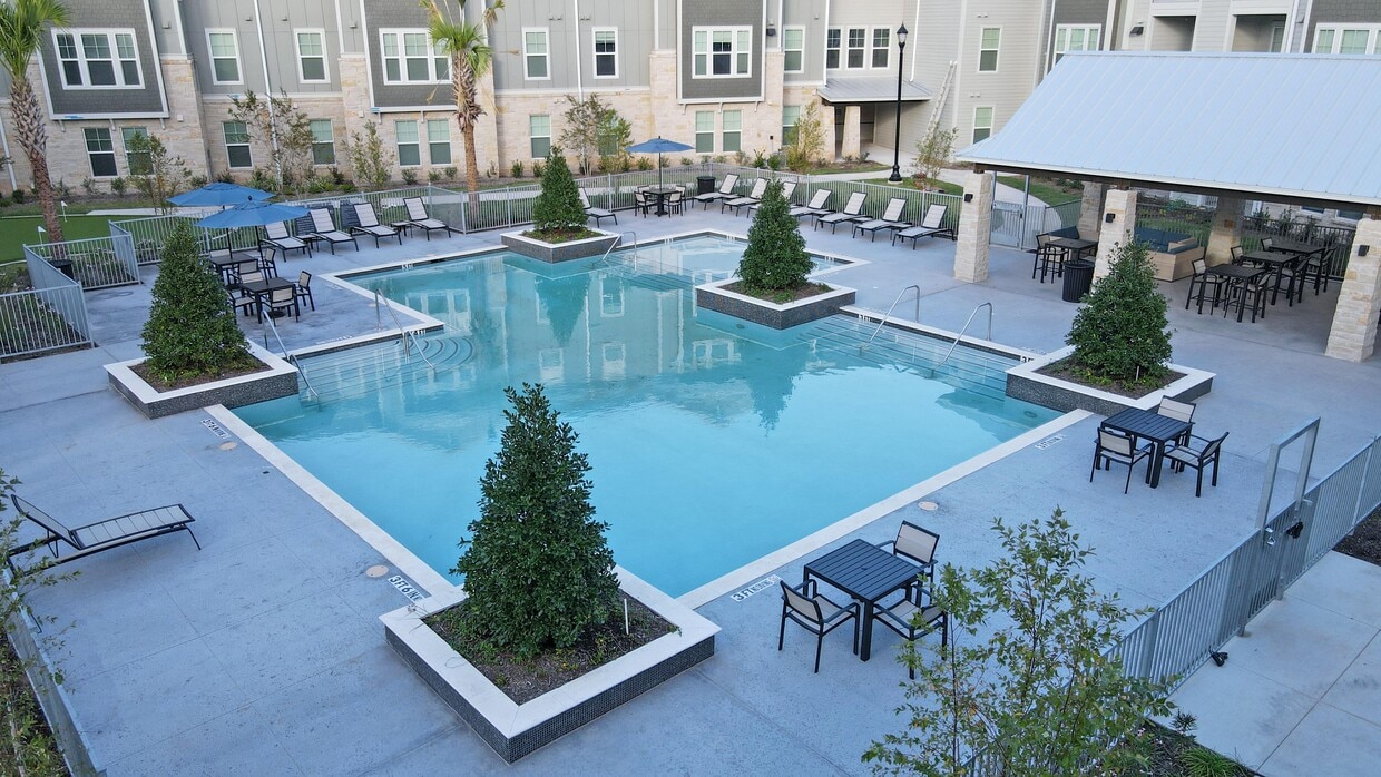 Huntington at Richmond - 2221 Richmond Pky Richmond, TX 77469 ...