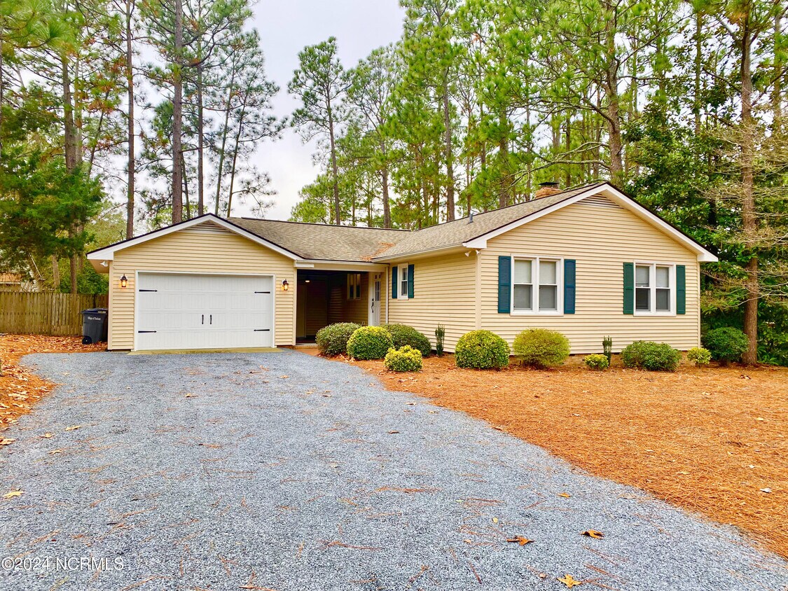1360 Longleaf Dr E, Pinehurst, NC 28374 - House Rental in Pinehurst, NC | Apartments.com