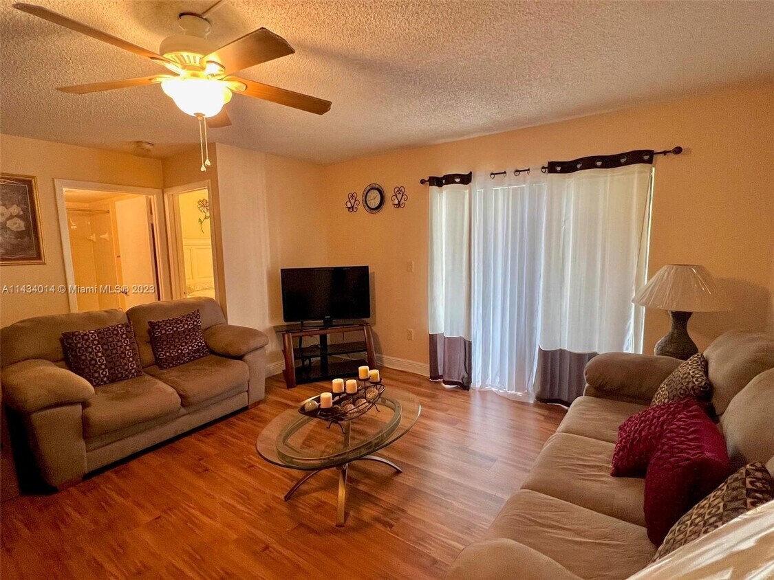 200 Palm Cir W Unit 200, Pembroke Pines, FL 33025 - Condo for Rent in Pembroke Pines, FL ...