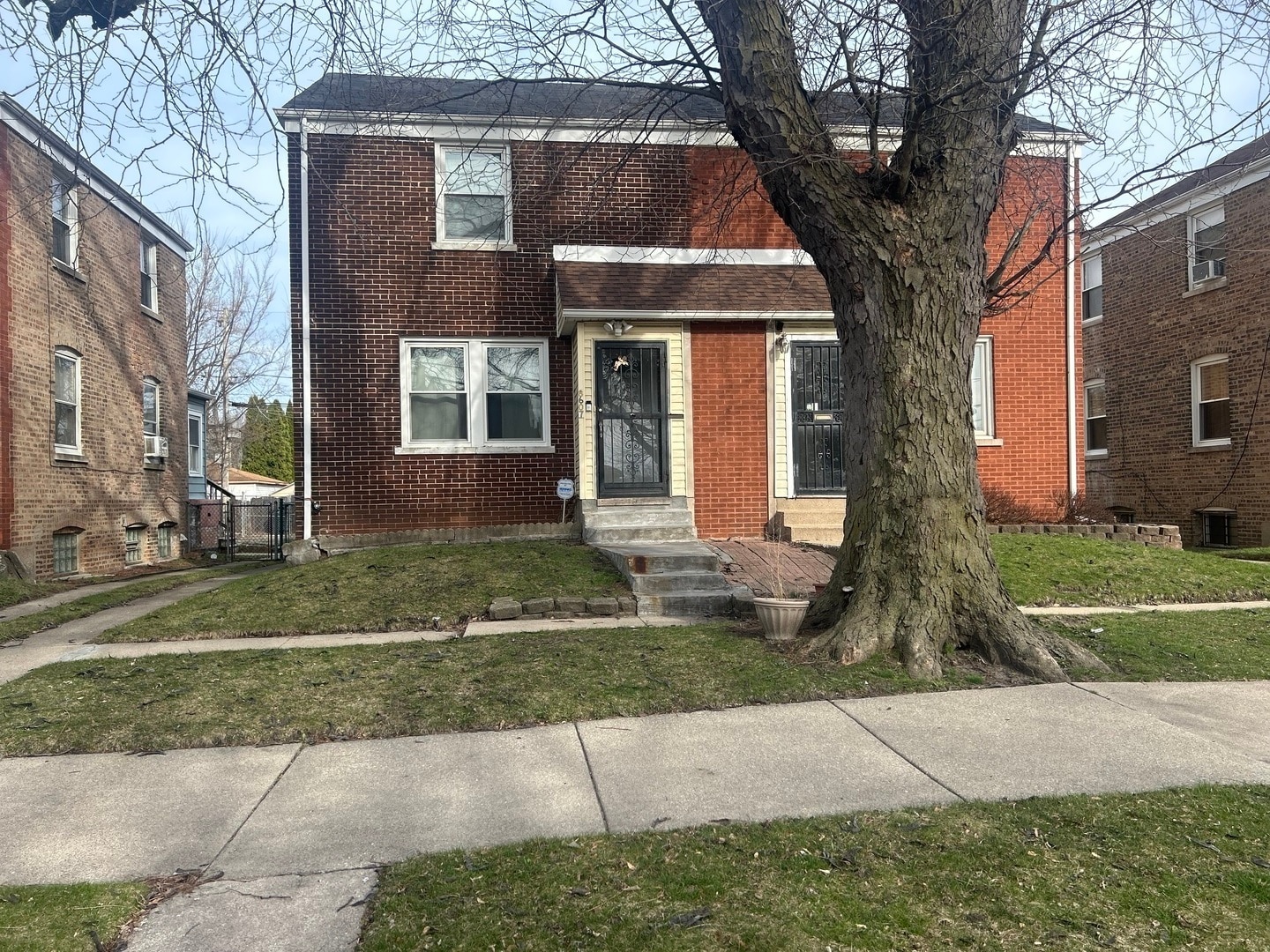 8607 S St Lawrence Ave, Chicago, IL 60619 - House Rental in Chicago, IL ...