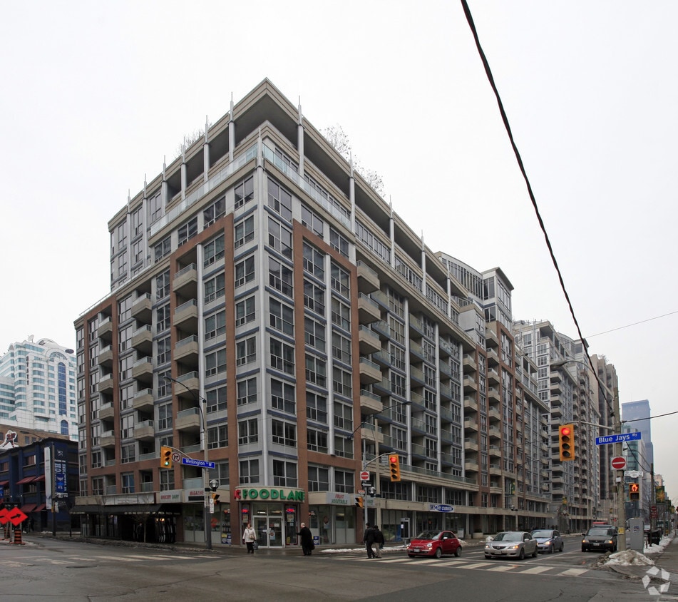 The Icon - Phase I Apartments - 270 Wellington St W Toronto, ON ...