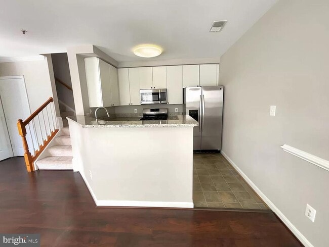 2482 Angeline Dr Unit 301, Herndon, VA 20171 - Room for Rent in Herndon ...