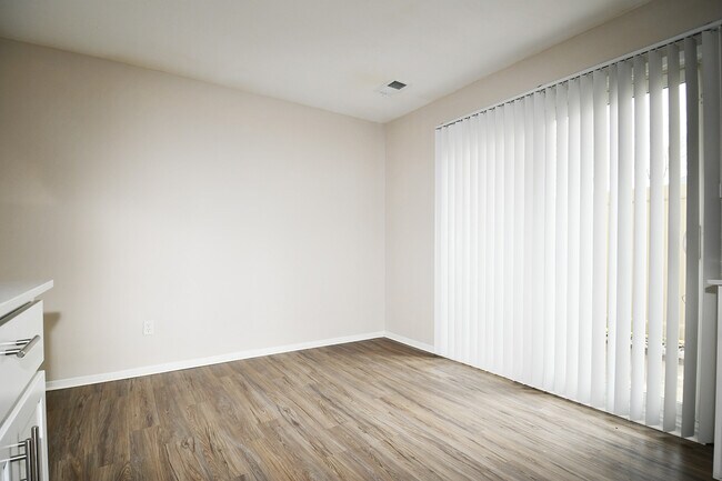 Rochester Villas Apartments - 1070 Villa Park Dr Troy, MI | Apartments.com