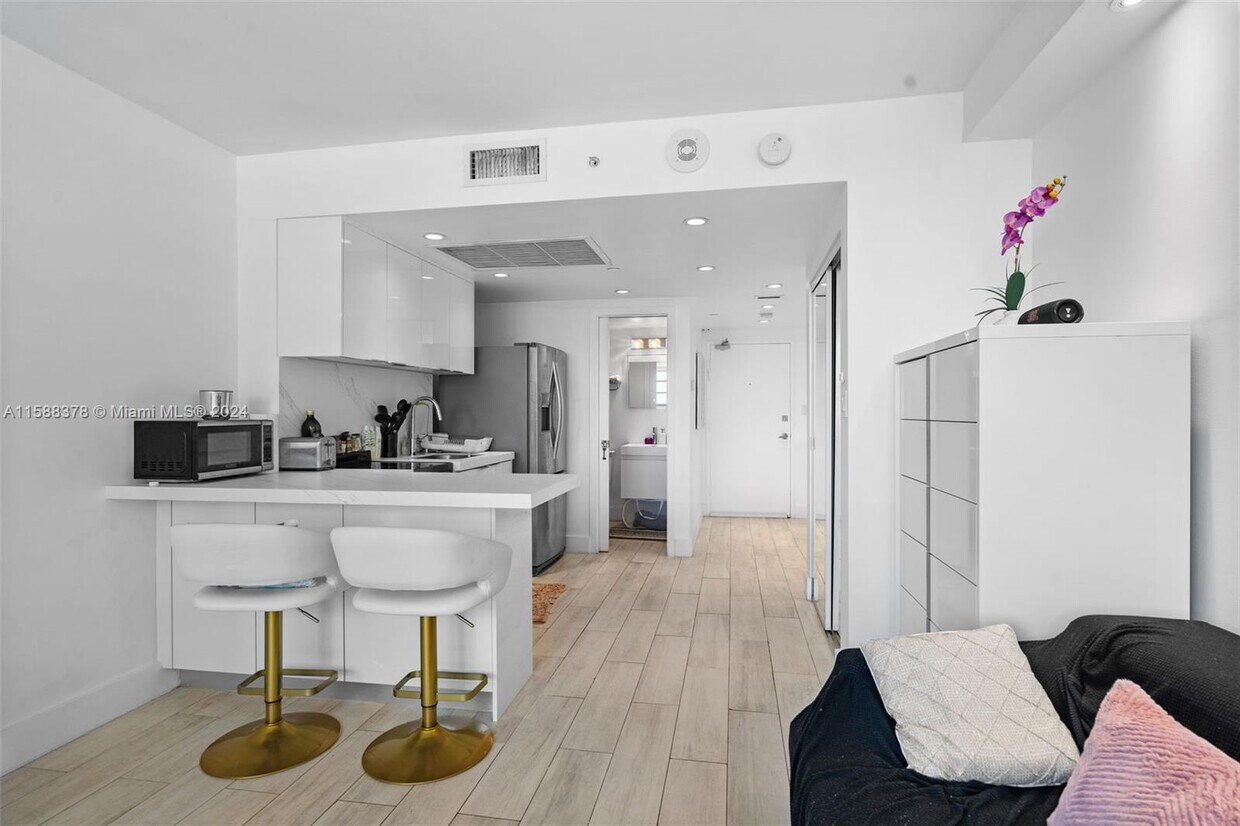 100 Lincoln Rd Miami Beach, FL 33139 - Alquileres en Miami Beach, FL ...