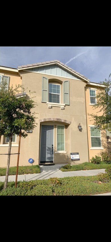 22059 Barrington Way, Santa Clarita, CA 91350 - Townhome Rentals in ...