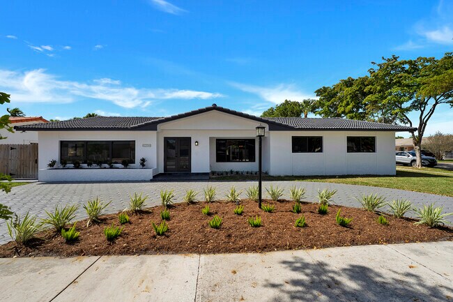 1704 SW 104th Ct, Miami, FL 33165 - House Rental in Miami, FL ...