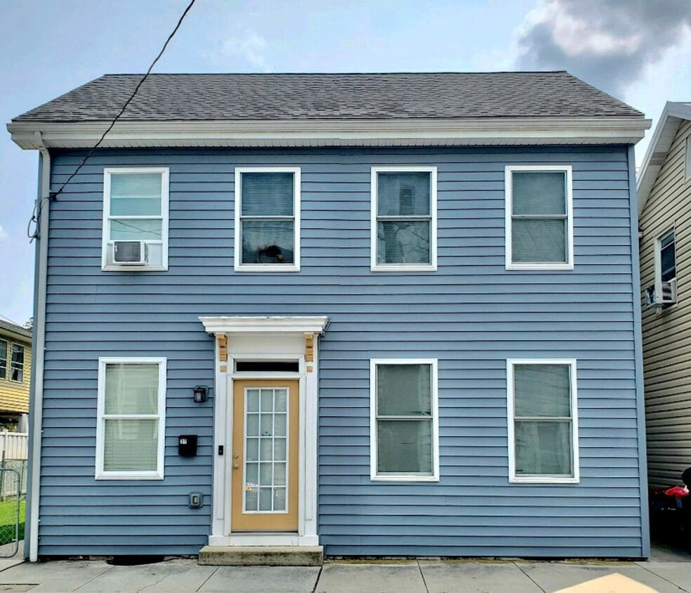35 W Locust St, Mechanicsburg, PA 17055 - House Rental in Mechanicsburg ...