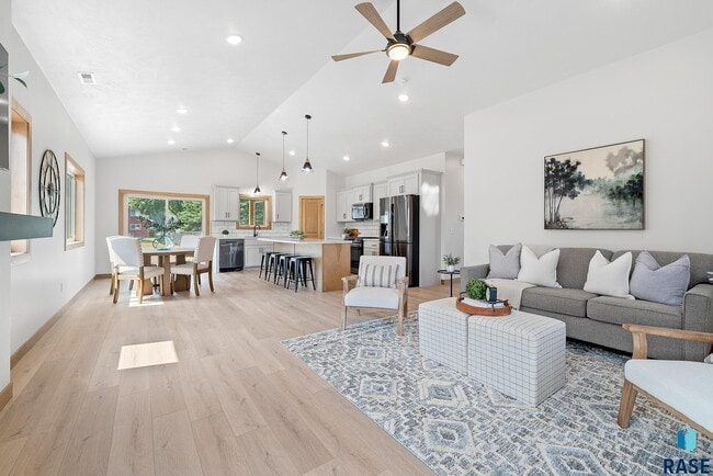 1209 S Foss Ave, Sioux Falls, SD 57110 - House Rental in Sioux Falls ...