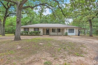 Apartments for Rent in Wills Point TX with Yard | Apartments.com