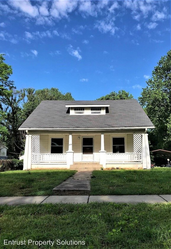 2231 N Franklin Ave, Springfield, MO 65803 - House Rental in ...