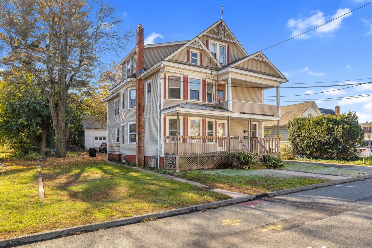 14 St Lawrence St, Manchester, CT 06040 - Room for Rent in Manchester ...