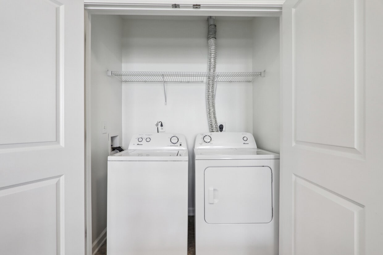 The Delaware Apartments - 2205 N Delaware St Indianapolis, IN 46205 ...