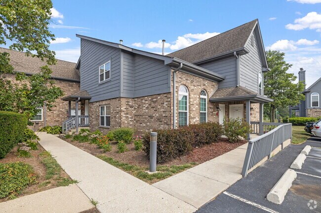 Maple Brook Apartments for Rent with Utilities Included - Naperville ...