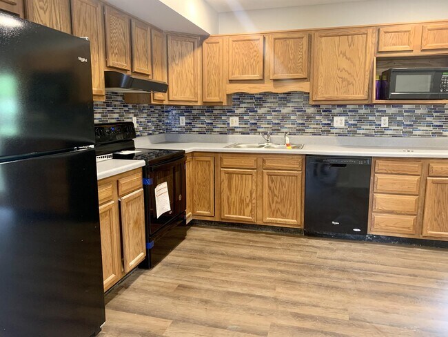 215 Kensington Ct, Nitro, WV 25143 - Townhome Rentals in Nitro WV | Apartments.com