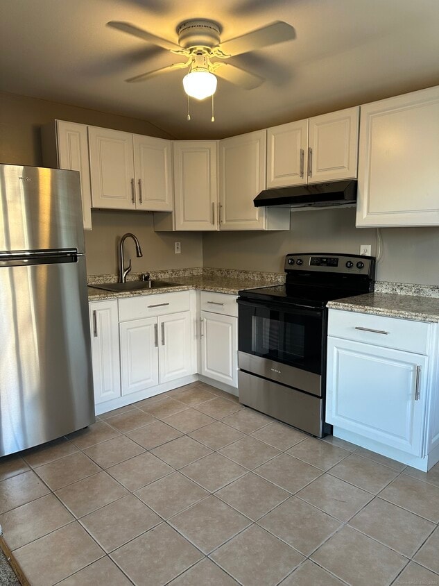 466 Merritt St, Bridgeport, CT 06606 - Room for Rent in Bridgeport, CT ...