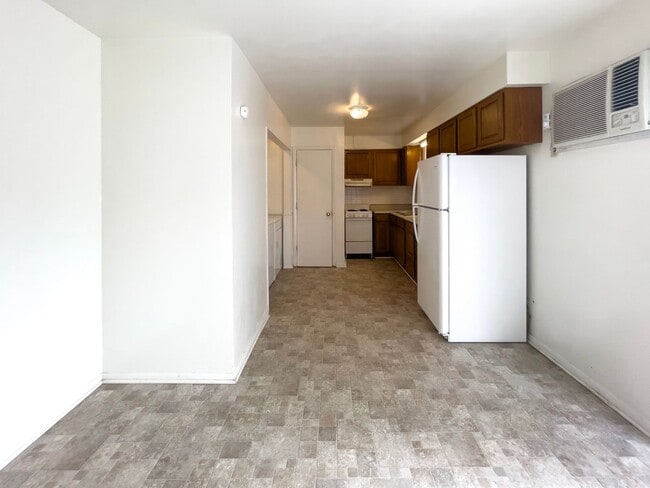 8200-8202 W Butternut Rd Unit 8200, Muncie, IN 47304 - Room for Rent in ...