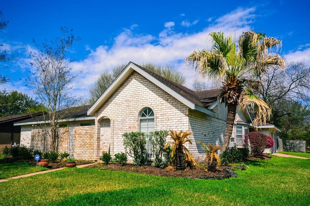 8802 Mobud Dr, Houston, TX 77036 - House Rental in Houston, TX ...