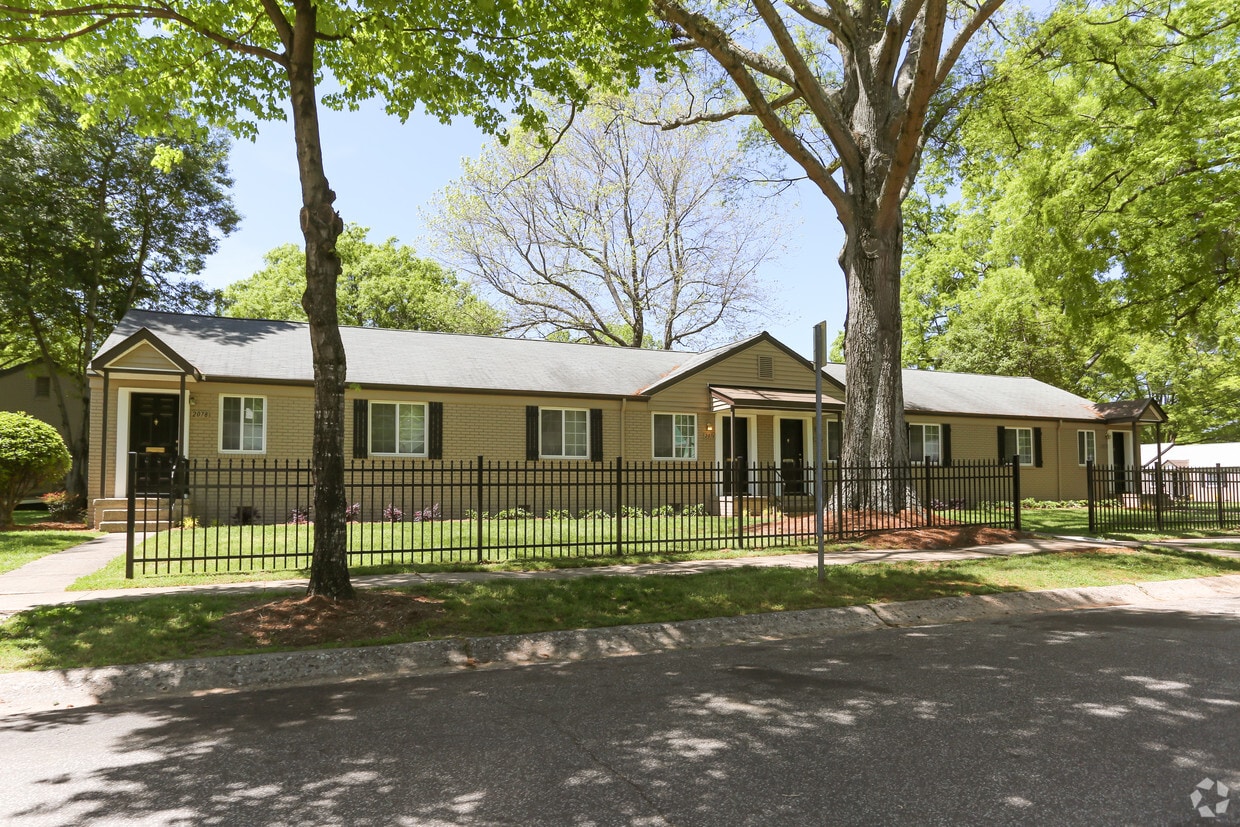 The Flats at Marlowe - 2814 Marlowe Ave Charlotte, NC 28208 ...