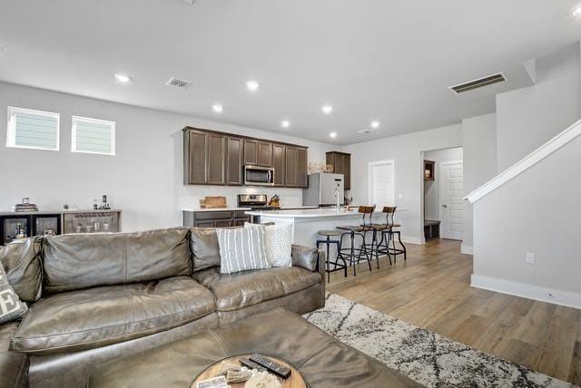 7602 Darby Swank Vw, Austin, TX 78744 - House Rental in Austin, TX ...