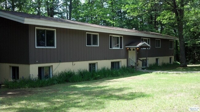 Apartments for Rent in Lake Tomahawk WI with Yard - Updated Today ...